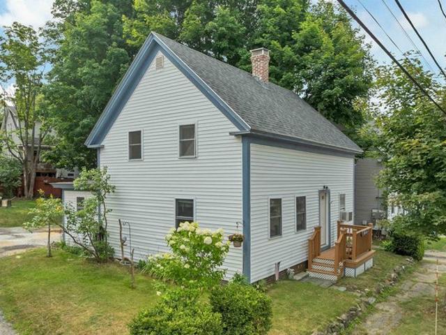 54 River St, Franklin, NH 03235
