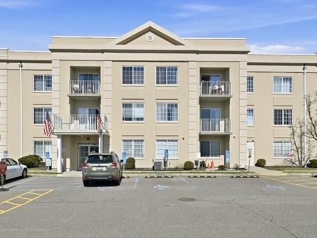 54 School St Apt 221, Westbury, NY 11590