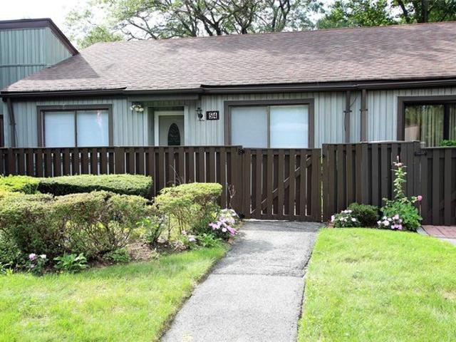 54 Strathmore Gate Dr, Stony Brook, NY 11790