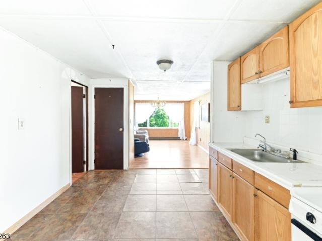 54 Summit Dr