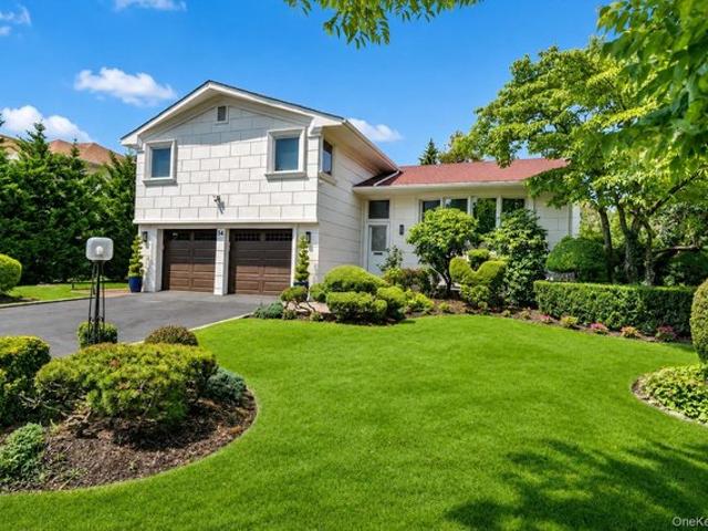 54 Sullivan Dr, Jericho, NY 11753