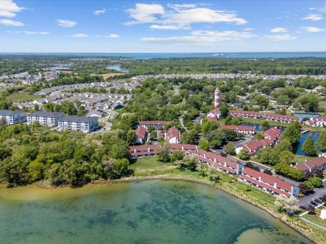 54F Queen Caroline Court