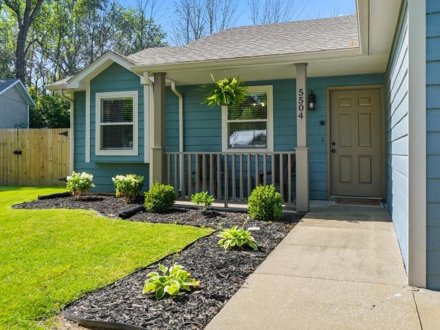 5504 fern flower ct
