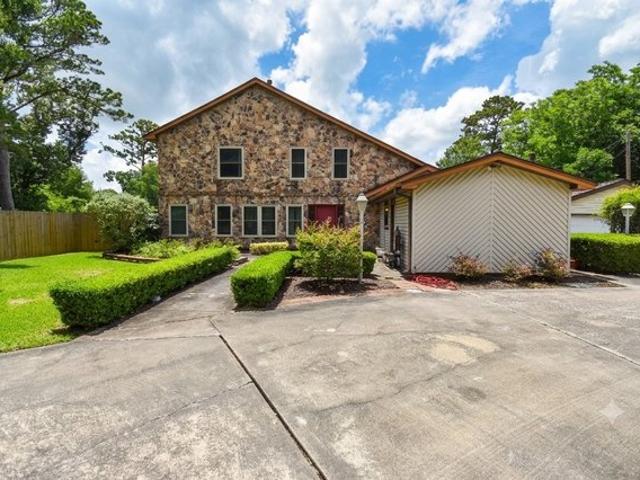 5504 Sycamore Dr, Dickinson, TX 77539