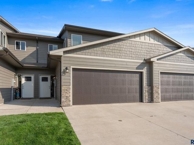 5504 S Seville Pl, Sioux Falls, SD 57108