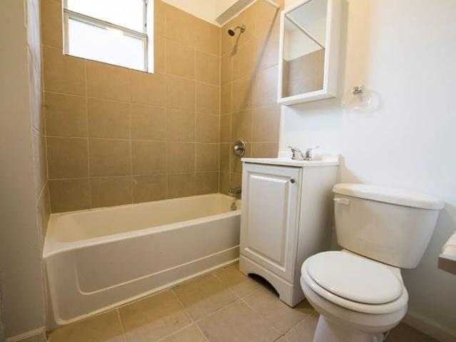 5504 12 S Wabash Ave, Chicago, IL 60637