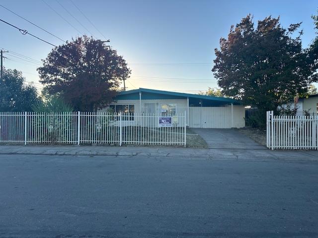 5504 55th St, Sacramento, CA 95820 | Compass