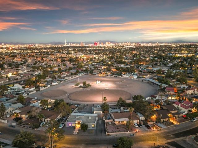 5505 Avenida Vaquero