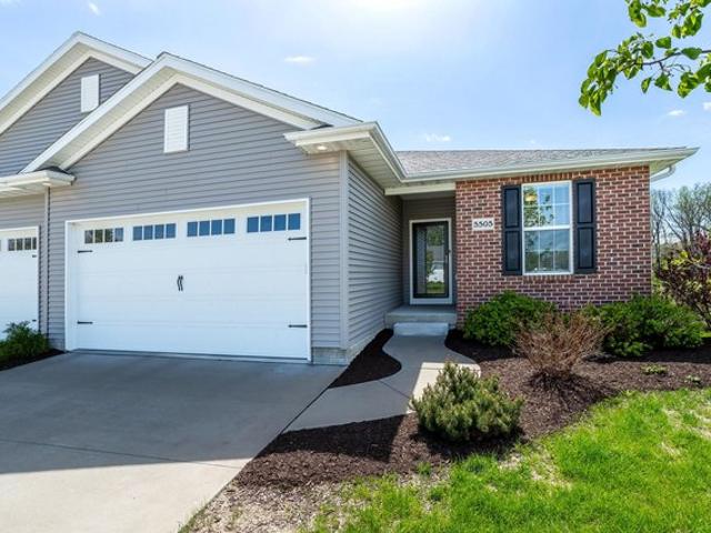 5505 E Creekside Ln, Bettendorf, IA 52722
