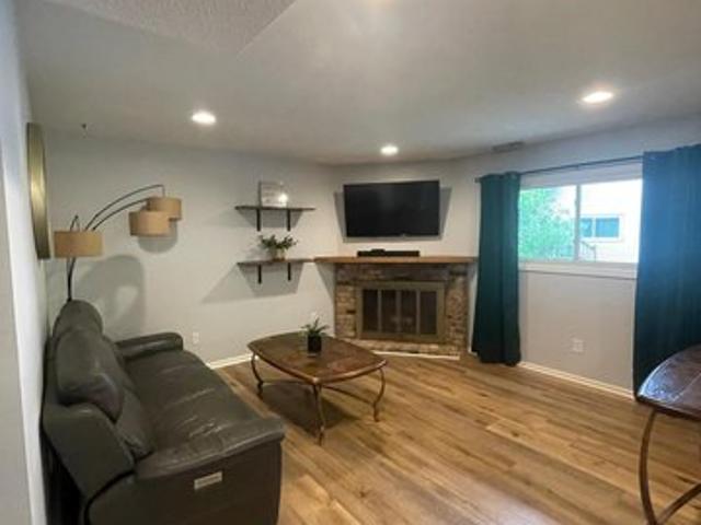 5505 E Bavarian Pass, Fridley, MN 55432