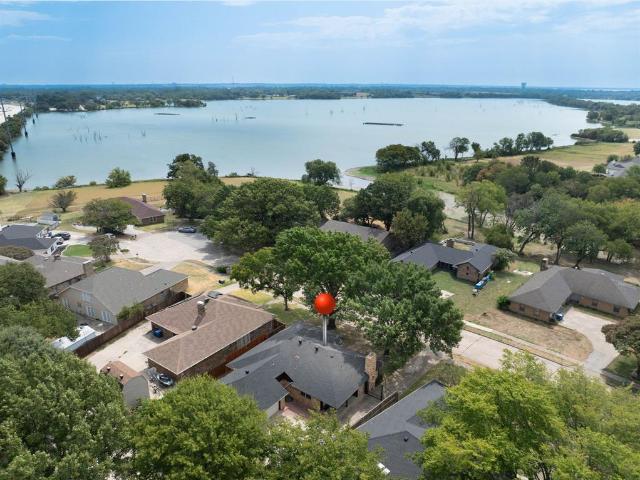5505 Edgewater Circle