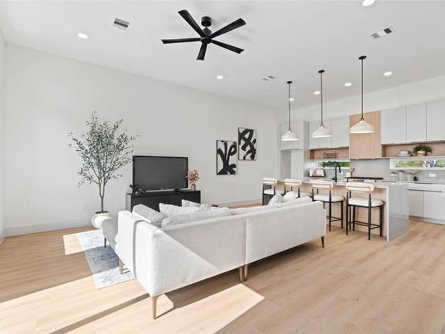 5505 Hershe St, Houston, TX 77020