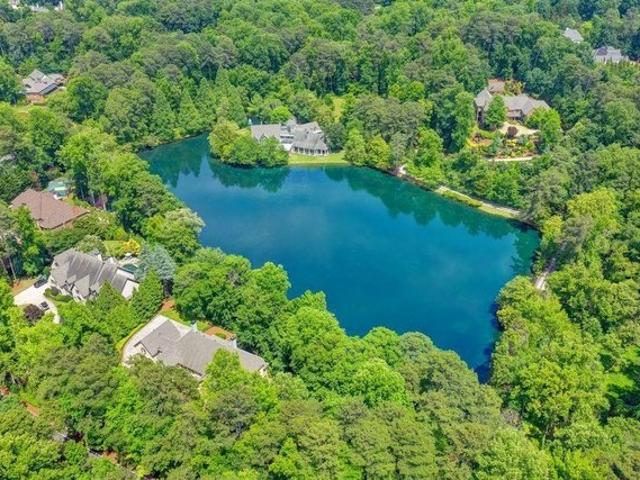 5505 Long Island Dr NW, Sandy Springs, GA 30327