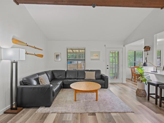5506 S Pleasant Valley Rd