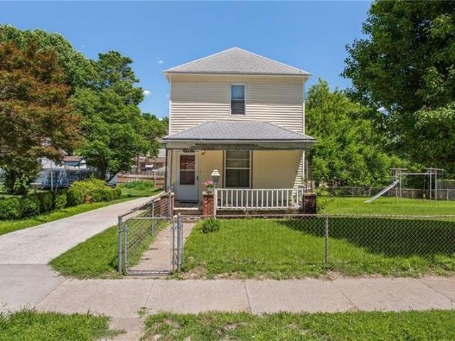 5507 S 2nd St, Saint Joseph, MO 64504