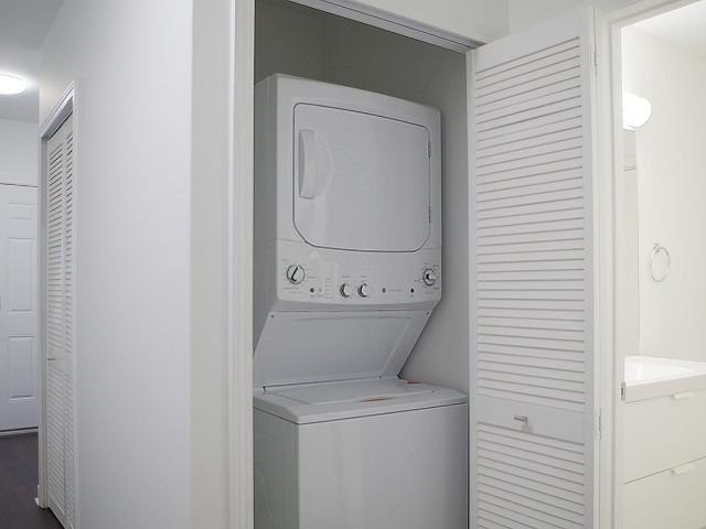 5507 5509 S. Hyde Park Boulevard 3 Bedroom Apartment for Rent at 5507 S Hyde Park Blvd, Chicago, IL 60637 Hyde Park
