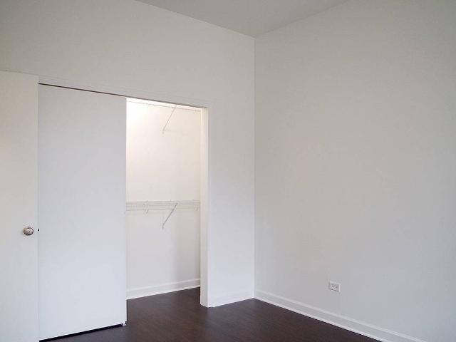 5507 5509 S. Hyde Park Boulevard 4 Bedroom Apartment for Rent at 5507 S Hyde Park Blvd, Chicago, IL 60637 Hyde Park