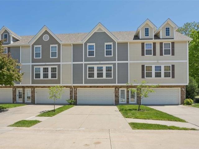 5509 Jordan Ct, Johnston, IA 50131