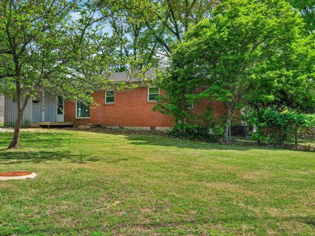 5509 Westminister Dr