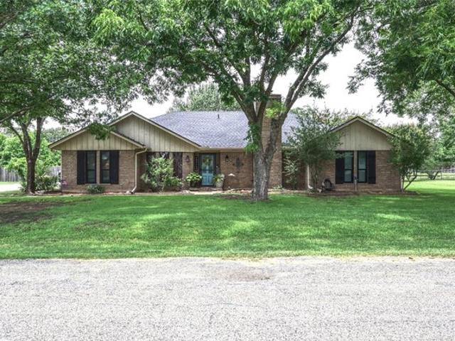 5500 Bello Vista Dr, Sherman, TX 75090
