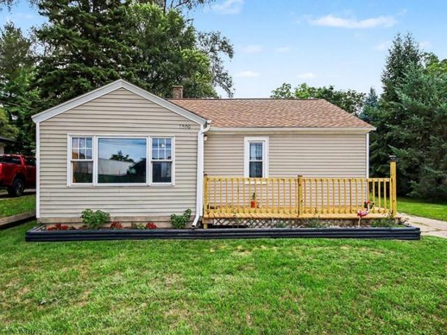 5500 Crippen Ave SW, Wyoming, MI 49548