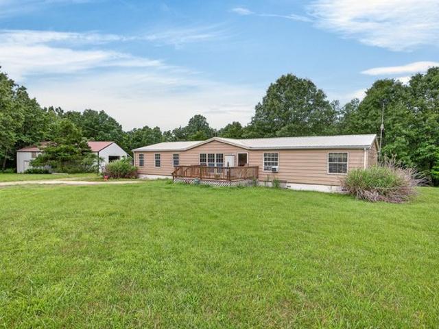 5500 Hardrock Rd, Hartville, MO 65667