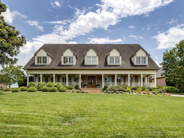 5500 Heathrow Dr, Knoxville, TN 37919