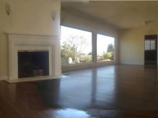 $5500 / 3br 1950ft² The most beautiful Backyard in Baywood