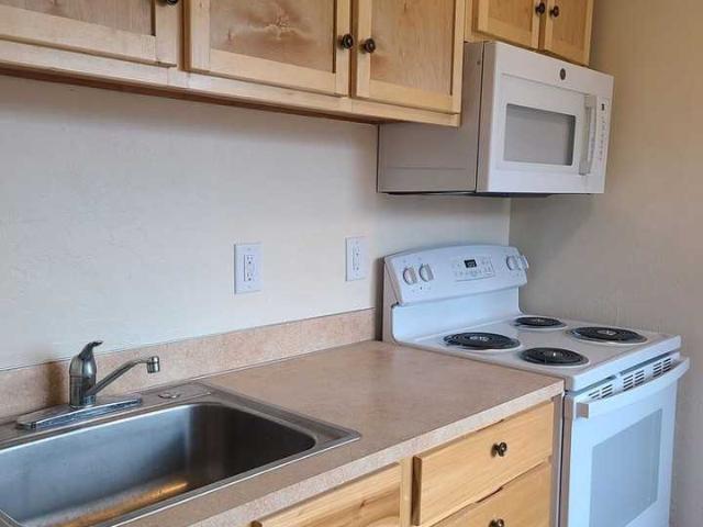 55014t 1 Bedroom Apartment for Rent at 550 E 14th Ave, Eugene, OR 97401 West University