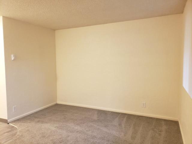 55014t Studio Apartment for Rent at 550 E 14th Ave, Eugene, OR 97401 West University