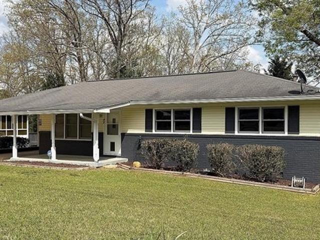 5501 Dawson Dr, Anniston, AL 36206