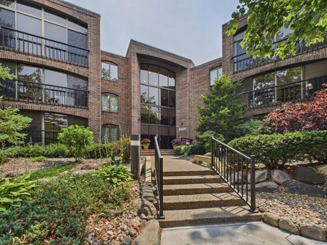 5501 Dewey Hill Rd Apt 322, Edina, MN 55439