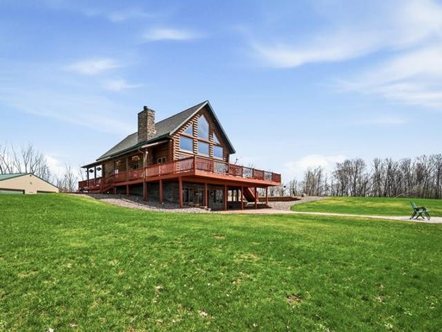 5502 N 90th St, Elmwood, WI 54740