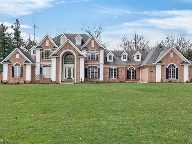 5502 Deer Pines Dr, Clinton, OH 44216