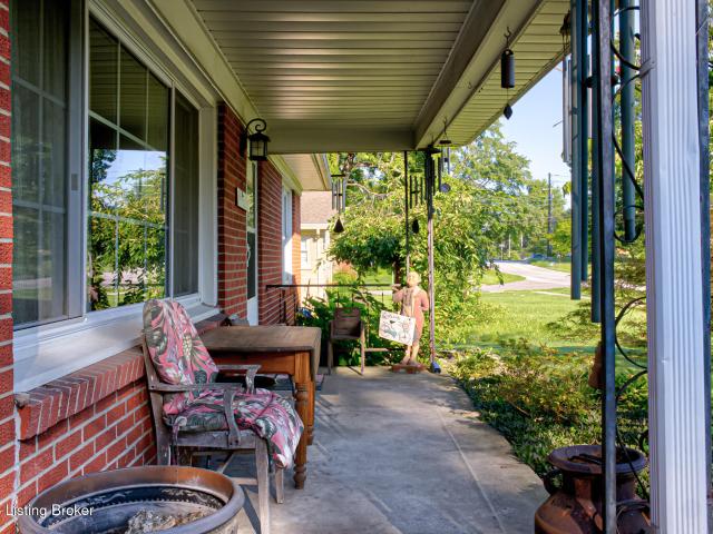 5502 Deering Heights Dr