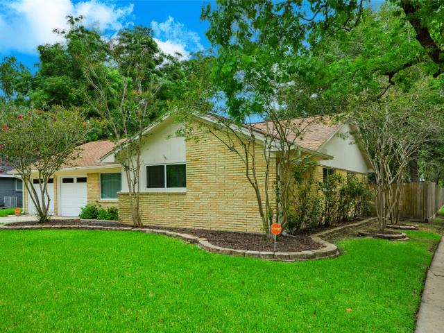 5502 Effingham Drive