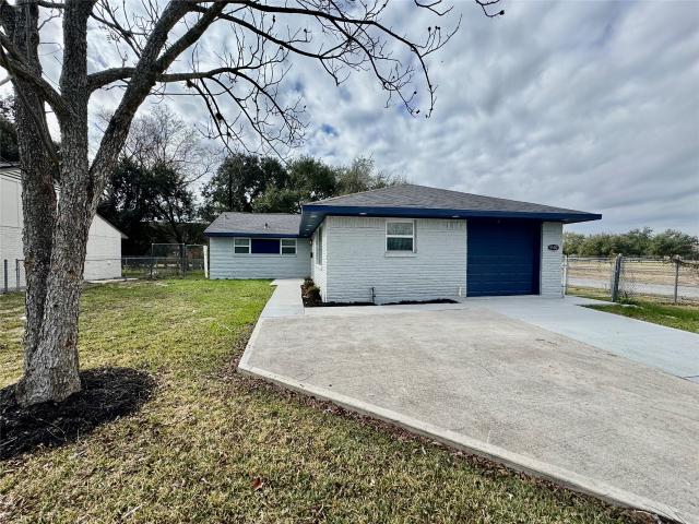5502 Elm Tree Dr, Houston, TX 77048 | MLS #33927 | Compass