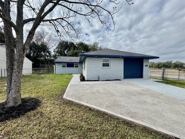 5502 Elm Tree Dr, Houston, TX 77048 | MLS #59395 | Compass