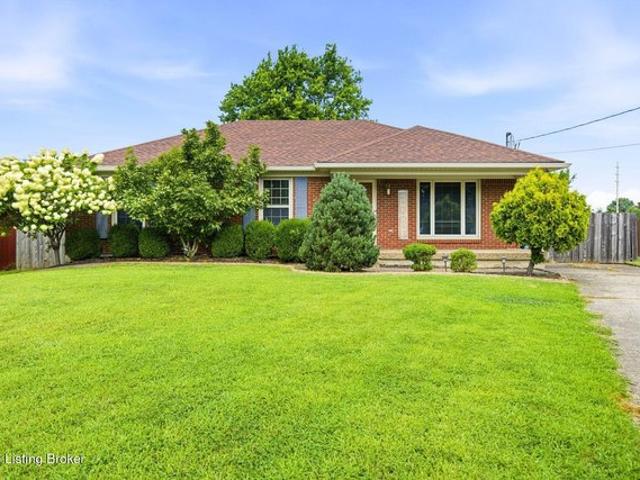 5502 Landcross Dr, Louisville, KY 40216