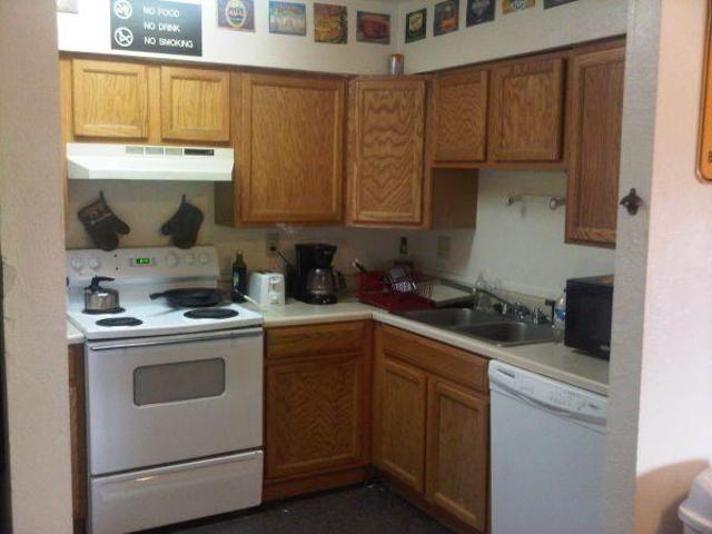 $550 / 1br May 15 Aug 15 Sublet Room 19th and Goss