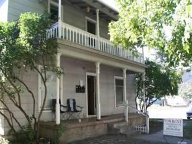 $550 / 1br Old fashioned apartment complex with remodeled interiors Moscow