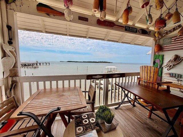 550 1st St Unit 207, Cedar Key, FL 32625