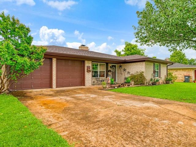 550 21st St NE, Paris, TX 75460