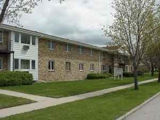 $550 / 2br Super Spacious 2 BR Lower Oshkosh map