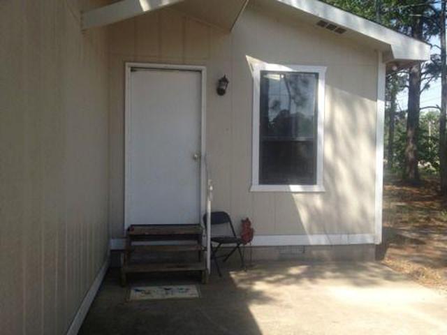 $550 / 2br 2 bedroom house! Brand new carpet! Warner Robins