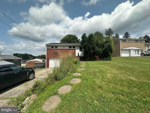 550 Colonial Manor Rd, North Huntingdon, PA 15642