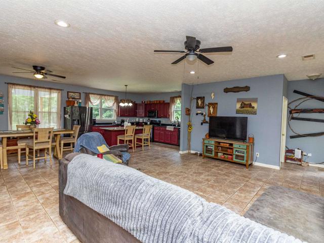 550 carlins rd