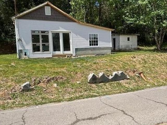 550 Baumgartner Rd, Harriman, TN 37748