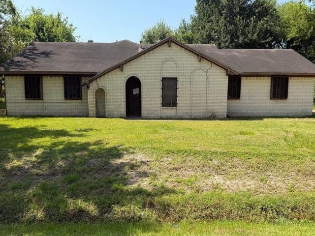 550 E Melville Dr, Crosby, TX 77532