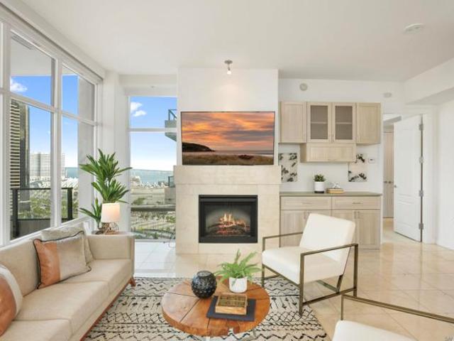 550 Front St 1504, San Diego, CA 92101